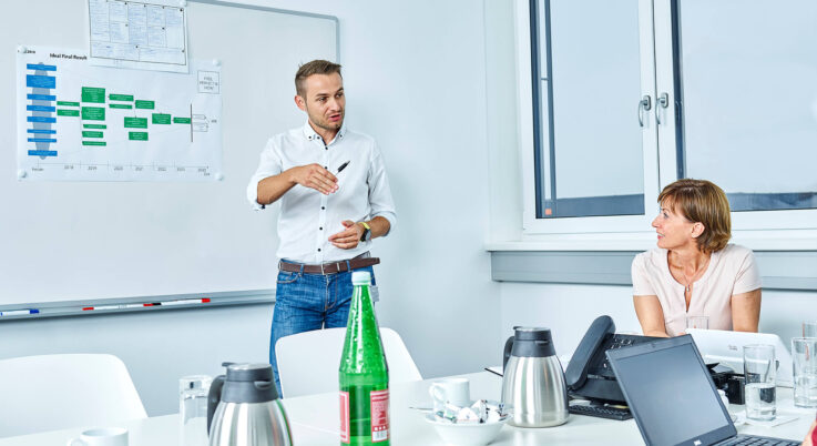 KNAPP Industry Solutions: Flexible logistics solutions for production