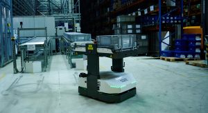 AMR vs AGV: Differences and Advantages I KNAPP