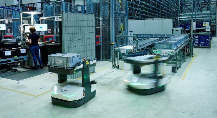 AGV vs. AMR: Unterschiede und Vorteile - KNAPP
