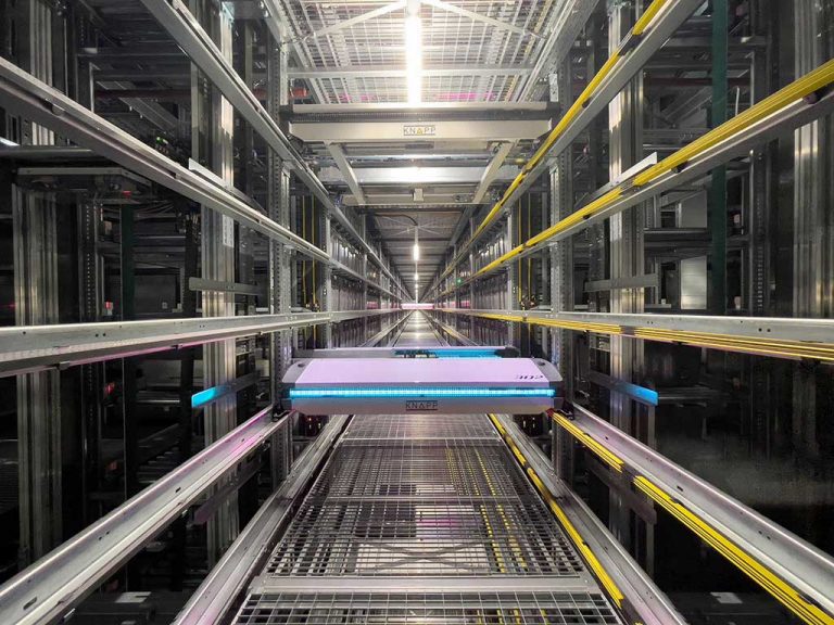 Warehouse shuttle system for efficient order fulfillment I KNAPP