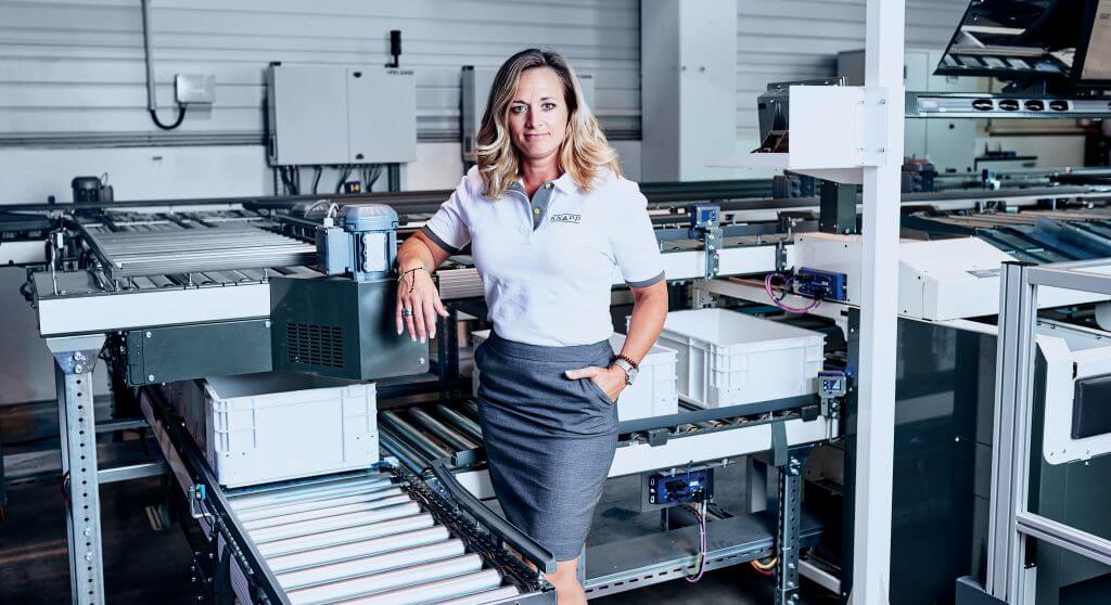 Intelligent conveyor systems for your warehouse I KNAPP AG