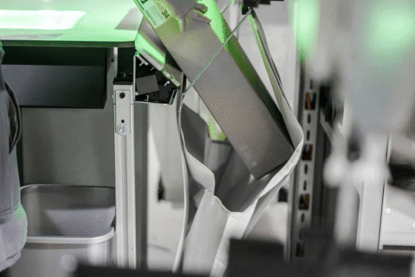 Strategies and Technologies for Reverse Logistics | KNAPP