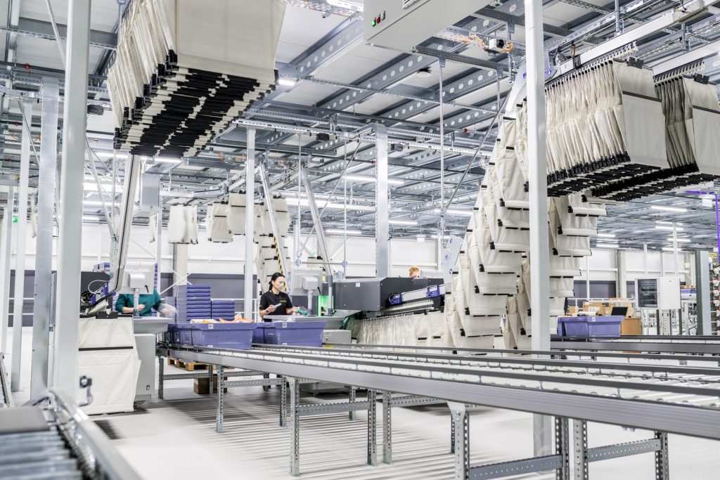 First pocket sorter in pharmaceutical logistics | KNAPP